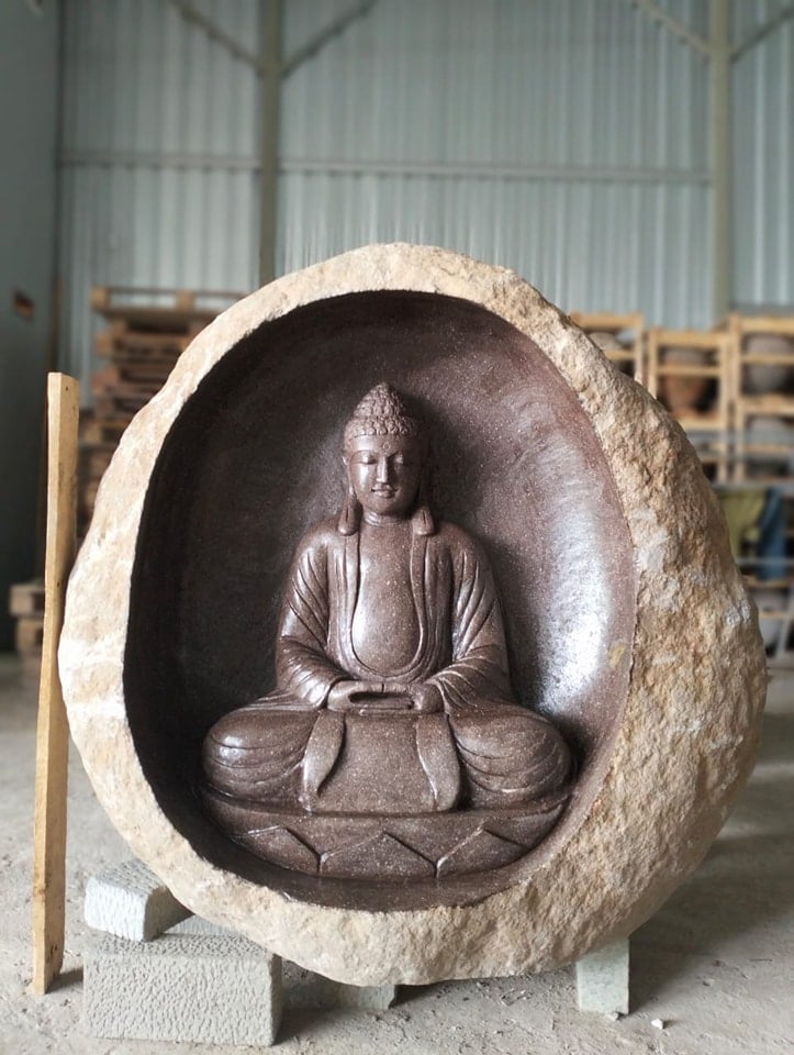 Boeddha in Meditatie Houding zitten in een grot 110cm | Lotus Art